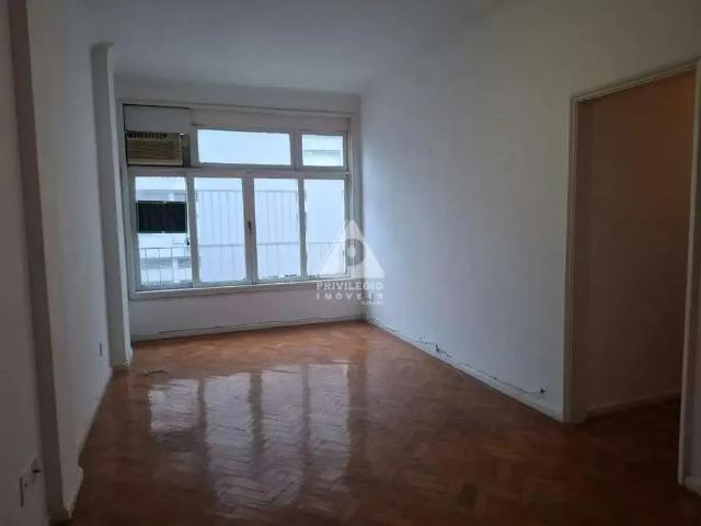 Apartamento para Venda em Rio de Janeiro/RJ Copacabana 3 Quartos