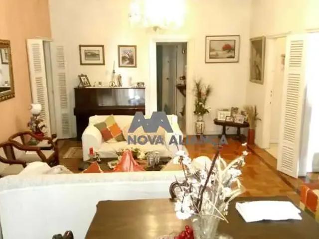 Apartamento para Venda em Rio de Janeiro/RJ Copacabana 3 Quartos