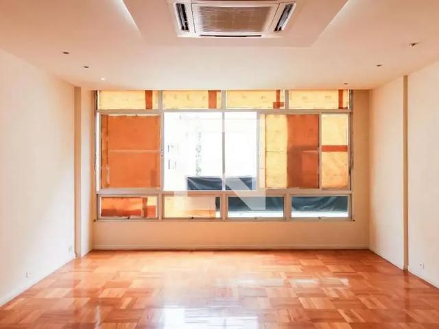Apartamento para Venda em Rio de Janeiro/RJ Copacabana 3 Quartos