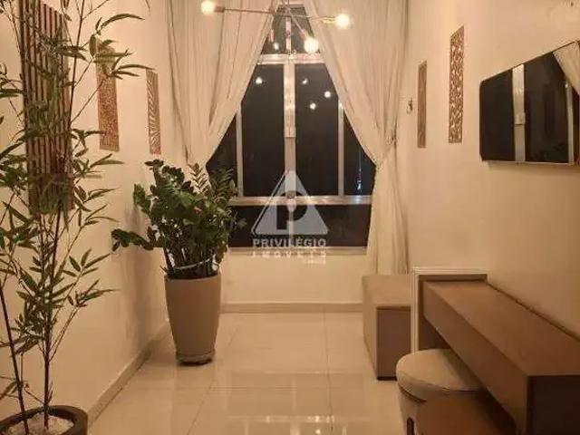 Apartamento para Venda em Rio de Janeiro/RJ Copacabana 3 Quartos