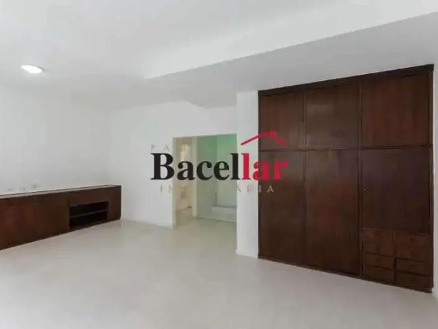 Apartamento para Venda em Rio de Janeiro/RJ Copacabana 3 Quartos