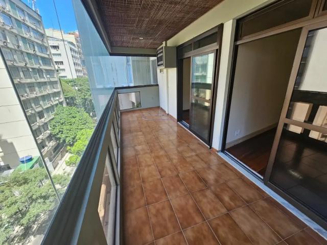 Apartamento para Venda em Rio de Janeiro/RJ Copacabana 3 Quartos
