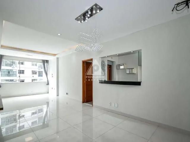 Apartamento para Venda em Rio de Janeiro/RJ Copacabana 3 Quartos