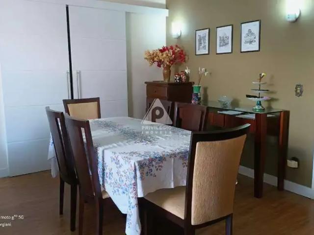 Apartamento para Venda em Rio de Janeiro/RJ Copacabana 3 Quartos