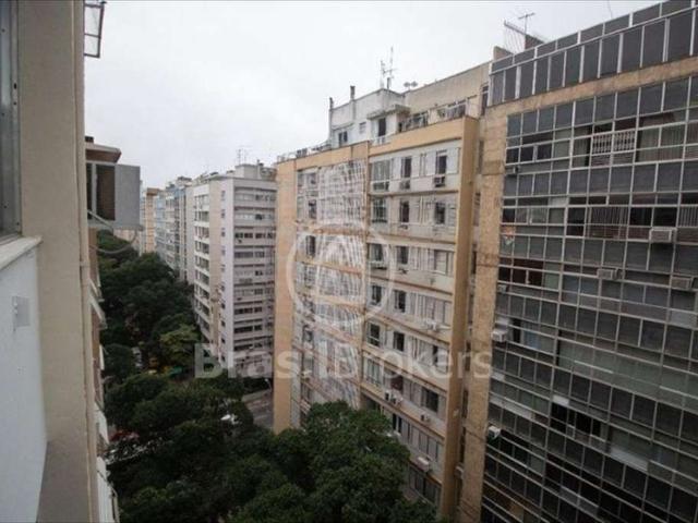 Apartamento para Venda em Rio de Janeiro/RJ Copacabana 3 Quartos
