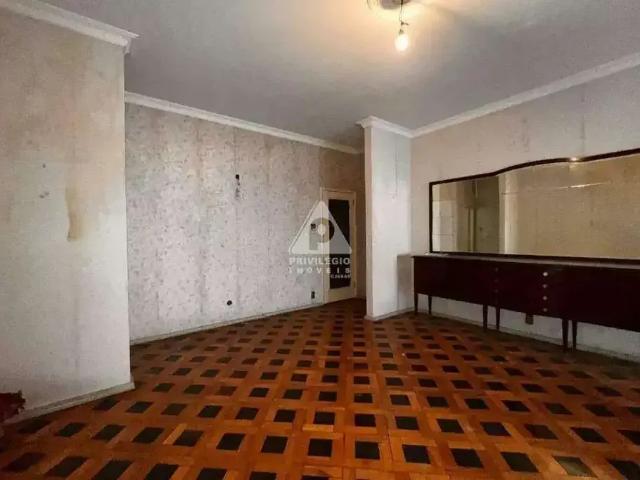 Apartamento para Venda em Rio de Janeiro/RJ Copacabana 3 Quartos