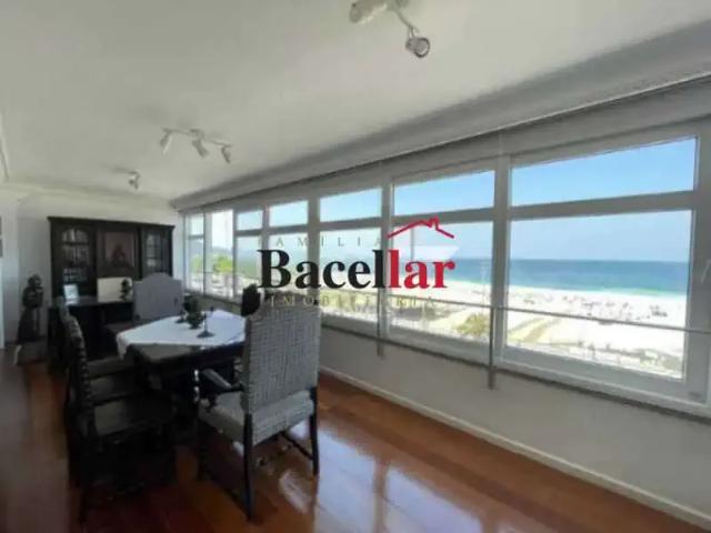 Apartamento para Venda em Rio de Janeiro/RJ Copacabana 3 Quartos