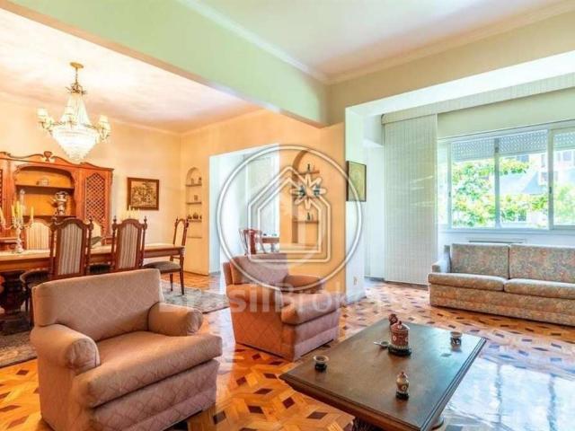 Apartamento para Venda em Rio de Janeiro/RJ Copacabana 3 Quartos