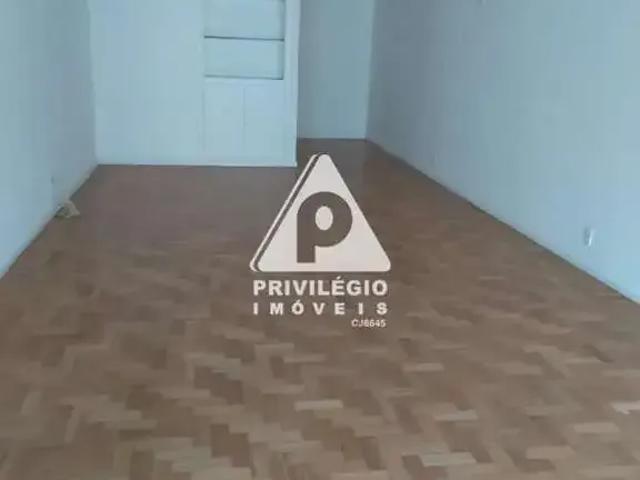 Apartamento para Venda em Rio de Janeiro/RJ Copacabana 3 Quartos