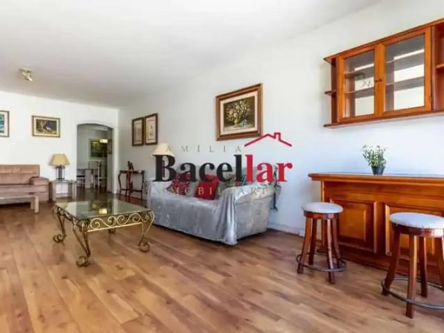 Apartamento para Venda em Rio de Janeiro/RJ Copacabana 3 Quartos