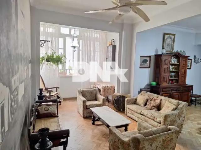 Apartamento para Venda em Rio de Janeiro/RJ Copacabana 3 Quartos