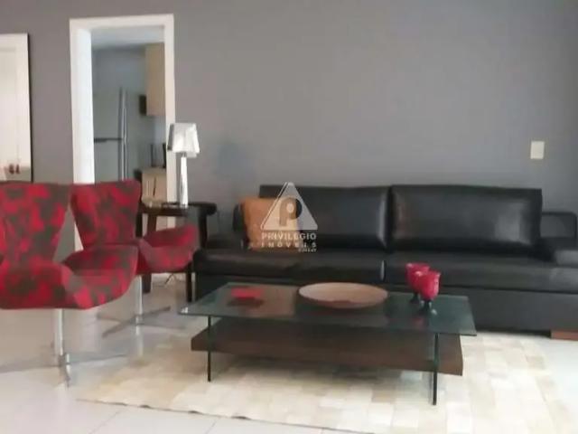 Apartamento para Venda em Rio de Janeiro/RJ Copacabana 3 Quartos