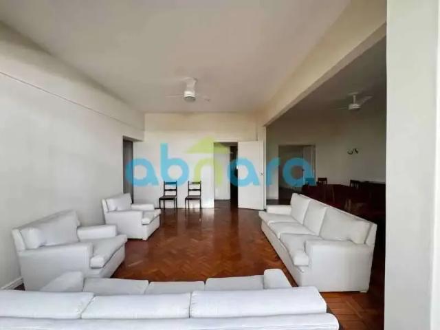 Apartamento para Venda em Rio de Janeiro/RJ Copacabana 3 Quartos