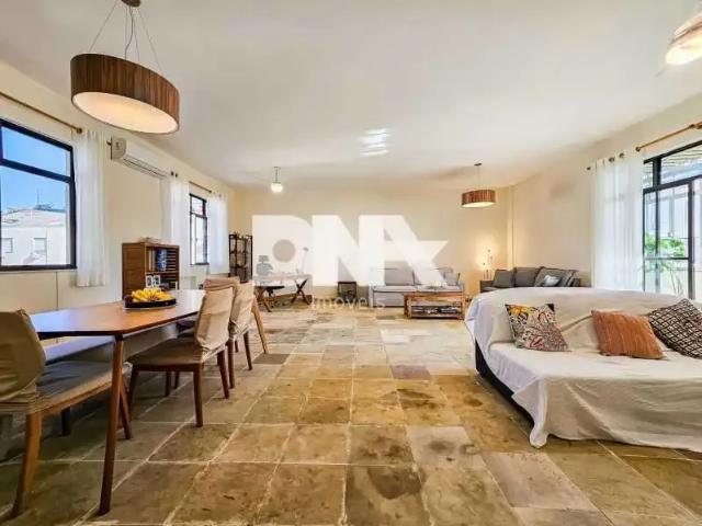 Apartamento para Venda em Rio de Janeiro/RJ Copacabana 3 Quartos