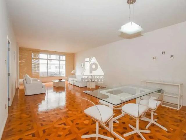 Apartamento para Venda em Rio de Janeiro/RJ Copacabana 3 Quartos