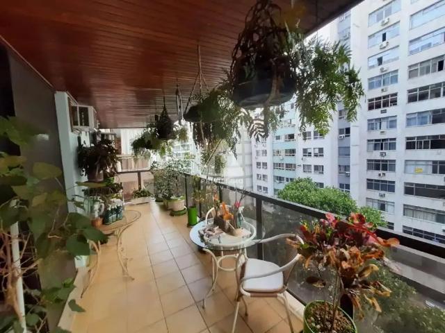 Apartamento para Venda em Rio de Janeiro/RJ Copacabana 3 Quartos