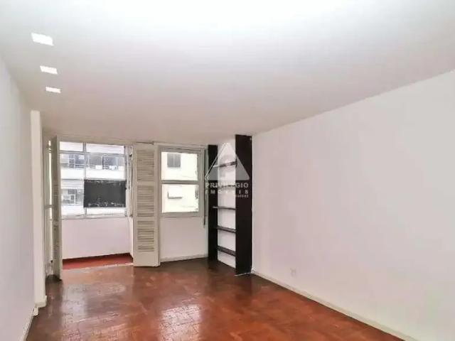 Apartamento para Venda em Rio de Janeiro/RJ Copacabana 3 Quartos