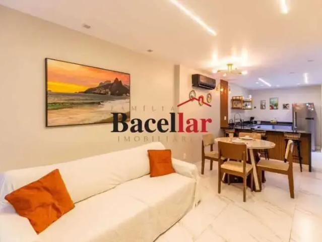 Apartamento para Venda em Rio de Janeiro/RJ Copacabana 3 Quartos