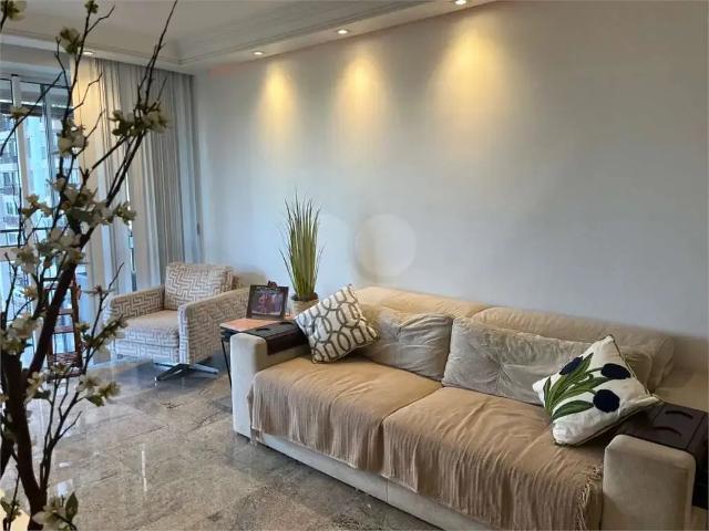 Apartamento para Venda em Rio de Janeiro/RJ Barra da Tijuca 2 Quartos