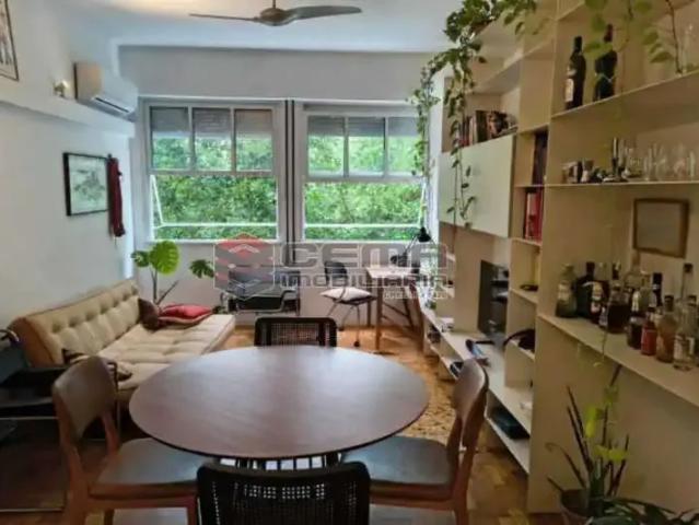 Apartamento para Venda em Rio de Janeiro/RJ Humaitá 2 Quartos