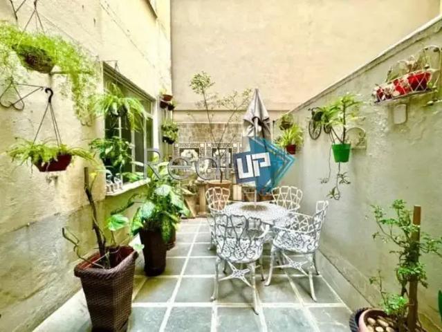 Apartamento para Venda em Rio de Janeiro/RJ Humaitá 2 Quartos