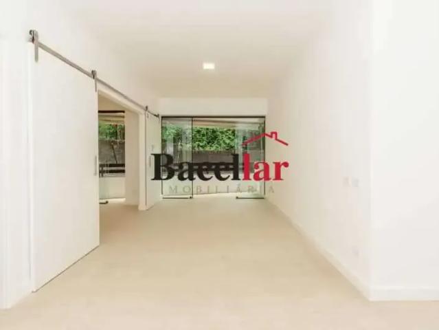 Apartamento para Venda em Rio de Janeiro/RJ Humaitá 2 Quartos