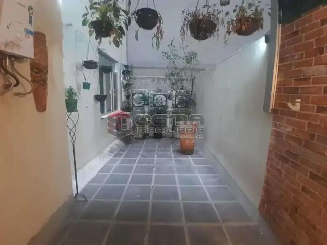 Apartamento para Venda em Rio de Janeiro/RJ Humaitá 2 Quartos