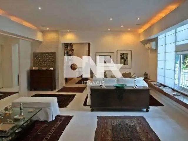 Apartamento para Venda em Rio de Janeiro/RJ Lagoa 4 Quartos