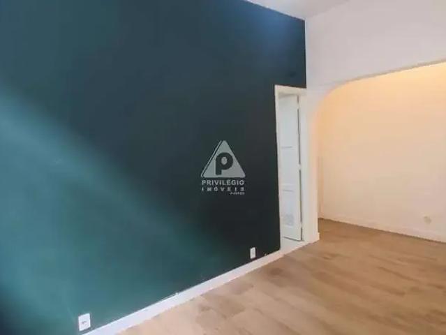 Apartamento para Venda em Rio de Janeiro/RJ Laranjeiras 2 Quartos