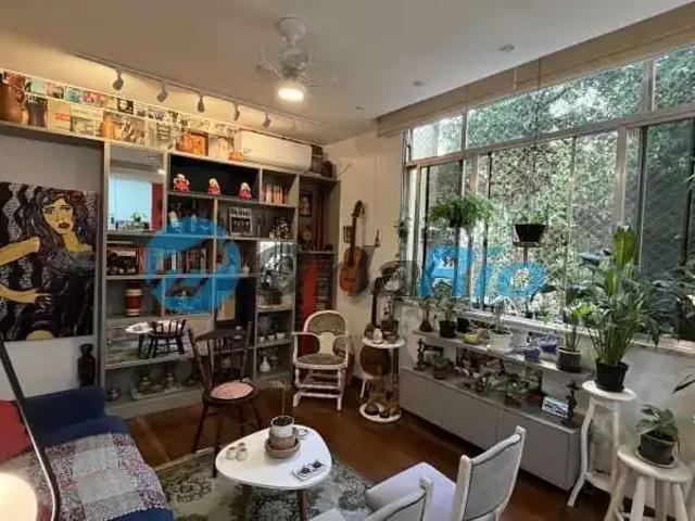 Apartamento para Venda em Rio de Janeiro/RJ Leme 2 Quartos