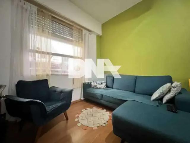 Apartamento para Venda em Rio de Janeiro/RJ Leme 2 Quartos