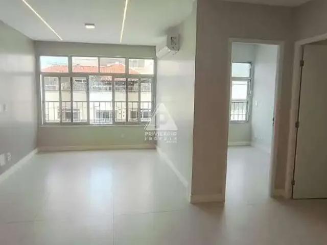 Apartamento para Venda em Rio de Janeiro/RJ Leme 3 Quartos