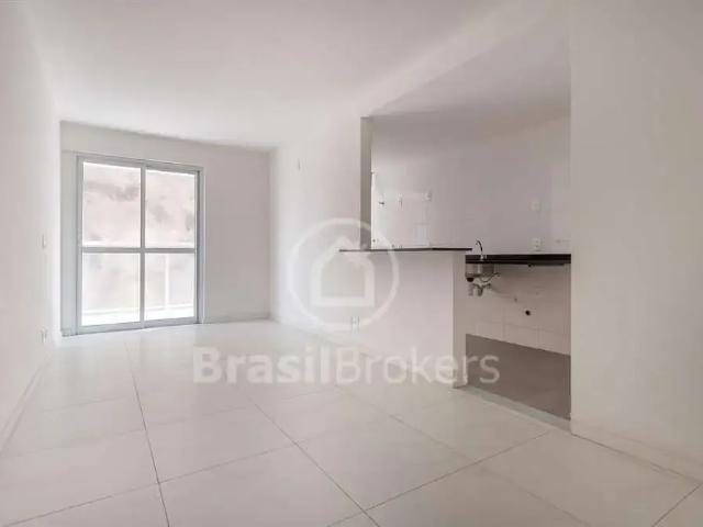Apartamento para Venda em Rio de Janeiro/RJ Todos os Santos 2 Quartos