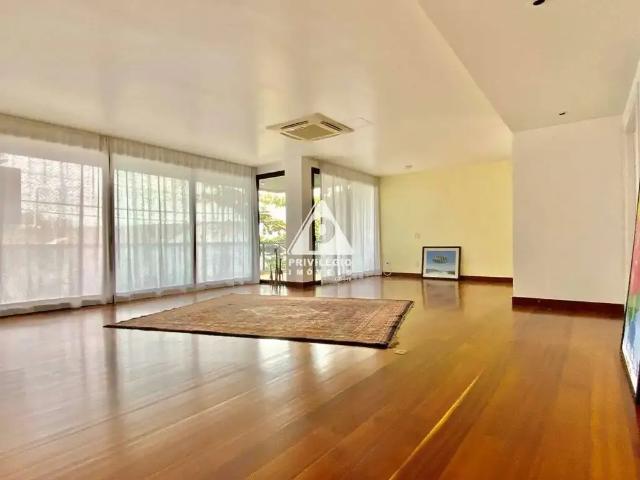 Apartamento para Venda em Rio de Janeiro/RJ Urca 4 Quartos
