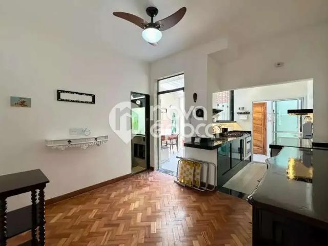 Apartamento para Venda em Rio de Janeiro/RJ Urca 2 Quartos