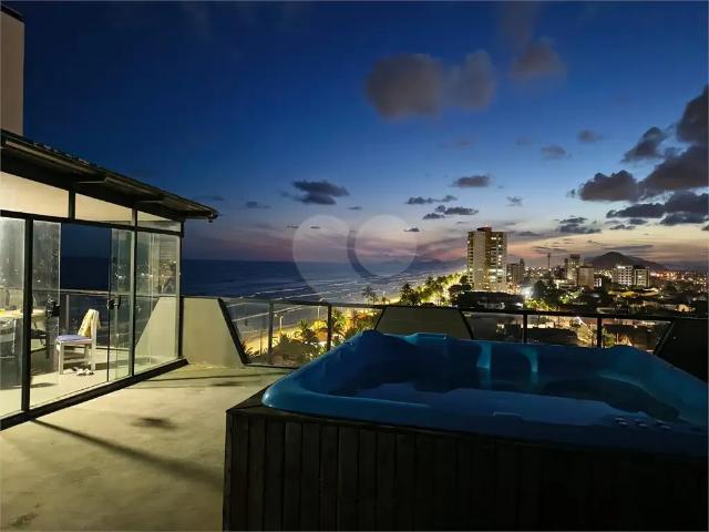 Apartamento para Venda em São Vicente/SP Itararé 4 Quartos