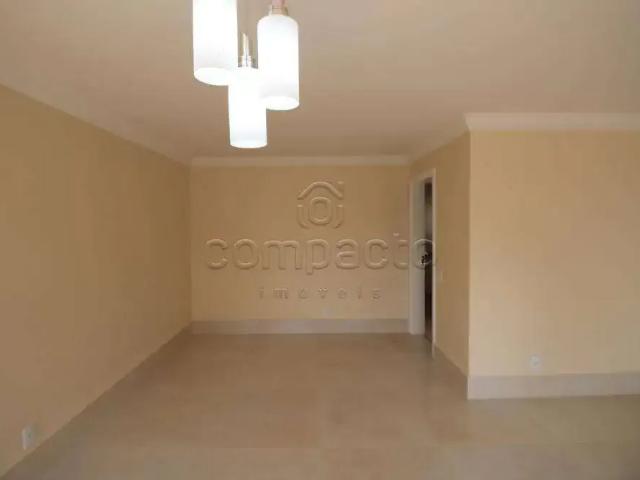 Apartamento para Venda em São José do Rio Preto/SP Centro 4 Quartos