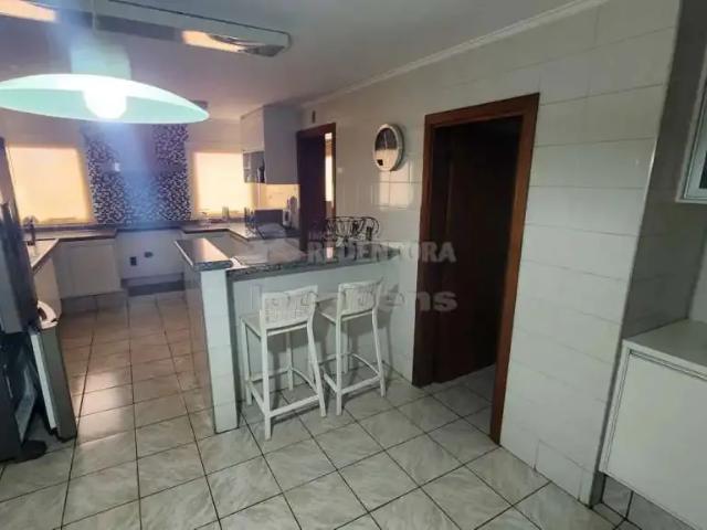 Apartamento para Venda em São José do Rio Preto/SP Centro 4 Quartos