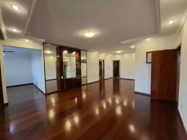 Apartamento para Venda em São José do Rio Preto/SP Centro 4 Quartos