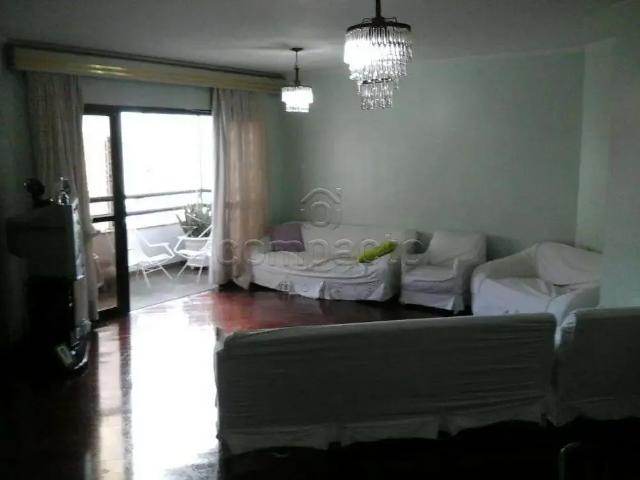Apartamento para Venda em São José do Rio Preto/SP Centro 3 Quartos