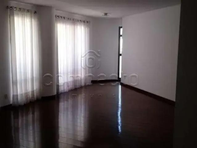 Apartamento para Venda em São José do Rio Preto/SP Centro 3 Quartos