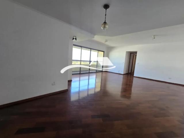 Apartamento para Venda em São José dos Campos/SP Centro 4 Quartos
