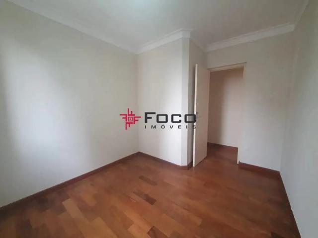Apartamento para Venda em São José dos Campos/SP Parque Industrial 3 Quartos
