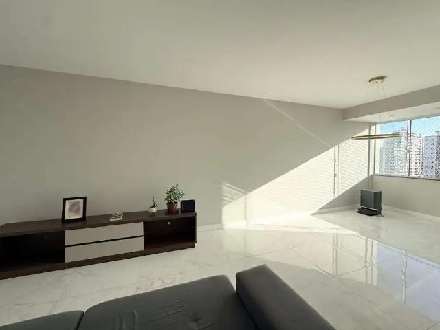 Apartamento para Venda em São José/SC Campinas 4 Quartos