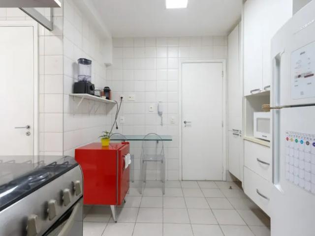 Apartamento para Venda em São Paulo, Moema, 3 dormitórios, 1 suíte, 3 banheiros, 3 vagas