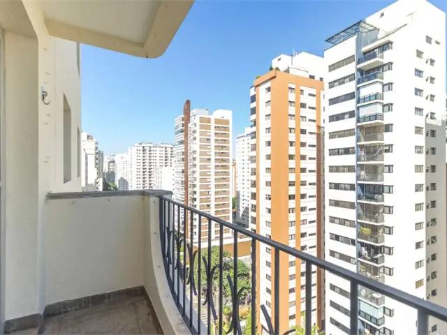 Apartamento para Venda em São Paulo/SP Moema 2 Quartos