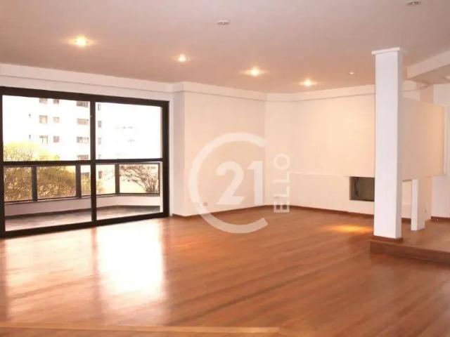 Apartamento para Venda em São Paulo/SP Moema 3 Quartos