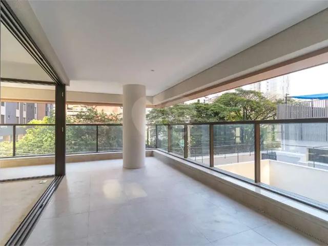 Apartamento para Venda em São Paulo/SP Moema 3 Quartos