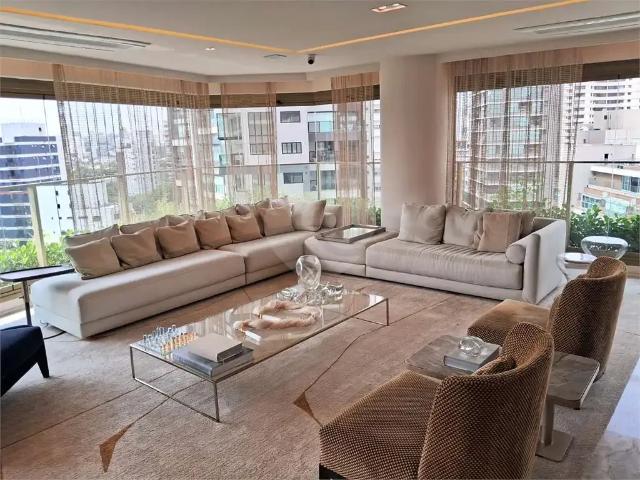 Apartamento para Venda em São Paulo/SP Moema 3 Quartos