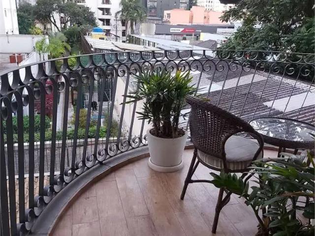 Apartamento para Venda em São Paulo/SP Moema 3 Quartos